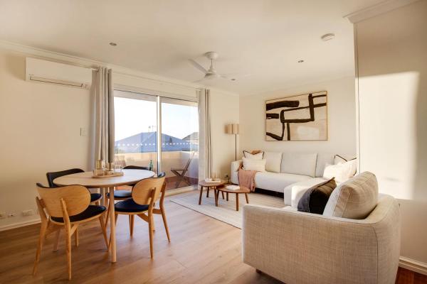 Scarborough Beachside Apartment With Ocean View Balcony - Claremont