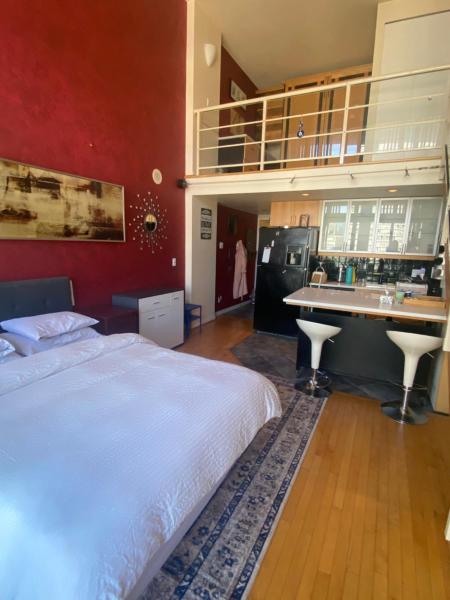Downtown Vancouver Independent Affordable Suit 1 - North Vancouver