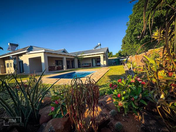 Judith & Sylvester Hideaway - Victoria Falls