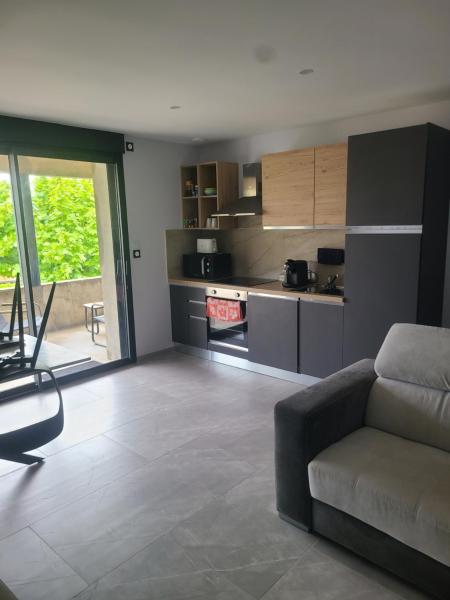 Duplex T4 Climatisé Avec Grande Terrasse Privée & Parking - Crest