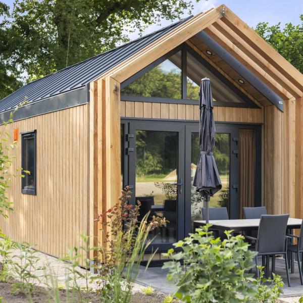 Luxurious Lodge With Hot Tub - Fantastic Location - Apeldoorn