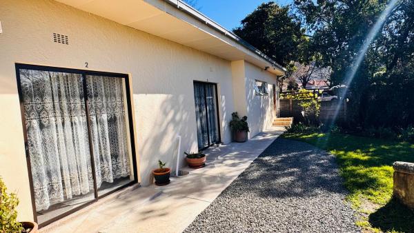 Jwalaboholo Mountain View Guest House - Ficksburg