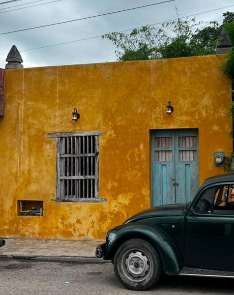 Charming Yellow Colonial House In The Downtown - Valladolid, Mexico