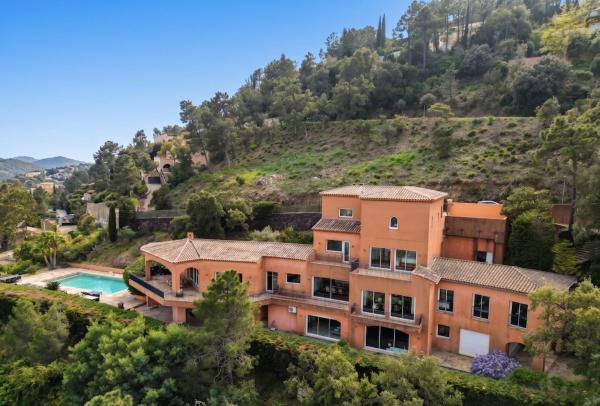 Luxurious Villa With 7 Bedrooms - 꼬뜨 다쥬흐