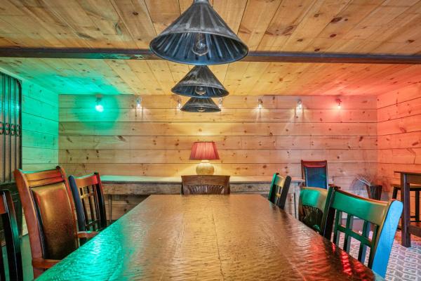 Quietside Quarterdeck Dual King Wings, Bunk Room, Fire Patio & Pet-friendly - Bar Harbor, ME