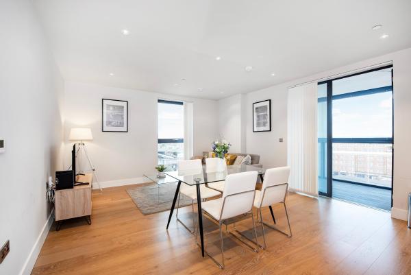 Luxury 2 Bedroom Battersea Power Station - Chelsea