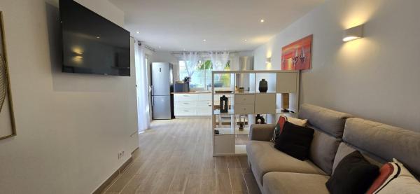 Studio Climatisé De 26m2 à 200 Mètres De La Plage - Mèze