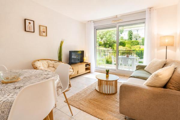 Cozy 2-room Apartment With A Pool, Beach 8 Min Away! - Fréjus