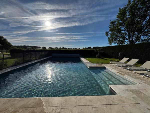 Les Gîtes De La Grange De Léonie - Jacuzzis Privatifs Et Piscine - Cher