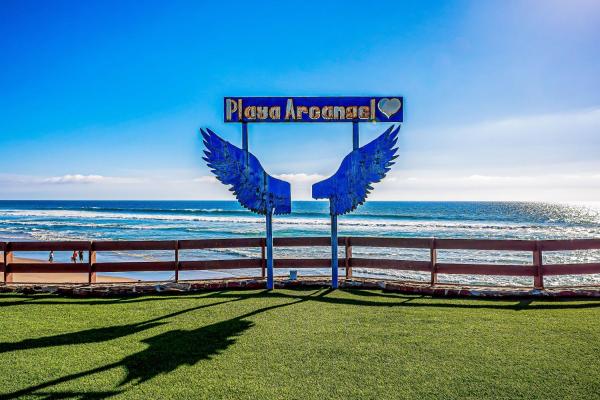 Dog-friendly Oceanfront Villa With Pool Access, Rooftop Patio, Full Kitchen - Rosarito