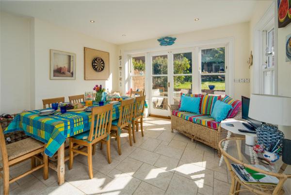 Family Pet-friendly 4 Double Bed Home In Heart Of Seaview - Isle of Wight
