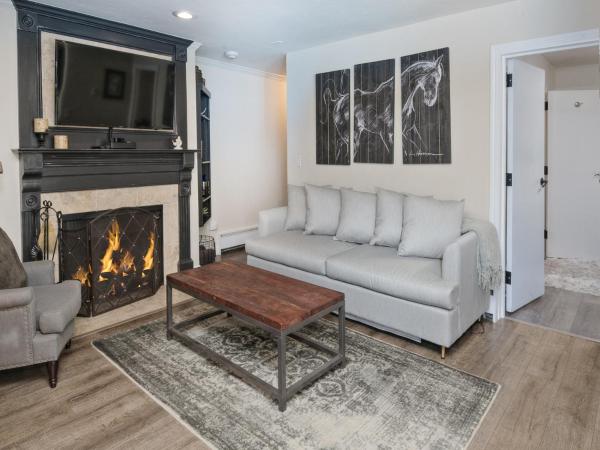 Vail 21 Condo 502 - Vail, CO
