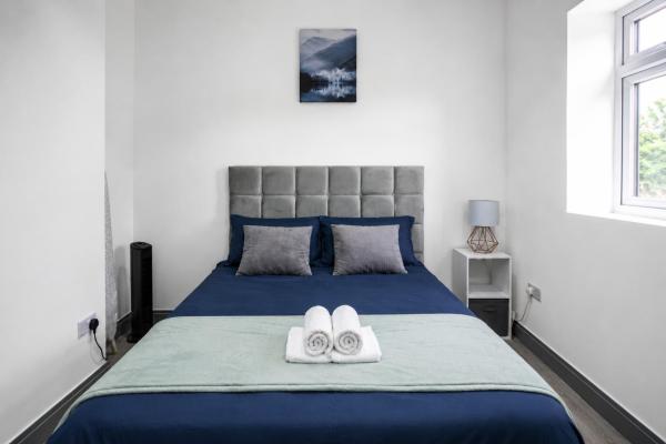 Modern 2 Bedroom 2 Bathroom Apartment With Sofa Bed, Garden, Private Parking - Near Elizabeth Line - Woolwich