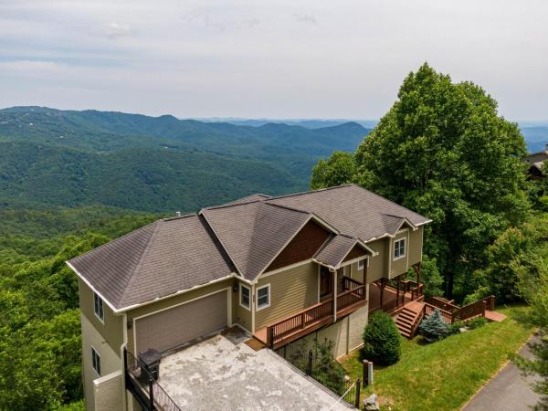 Hangin' Out - Stunning Mountain Views Garage Jacuzzi Tub - Blowing Rock, NC