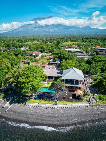 Villa Kampung Kecil Beach Front - Bali