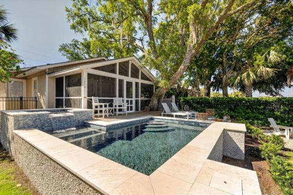 Landfall Cottage - Brunswick, GA