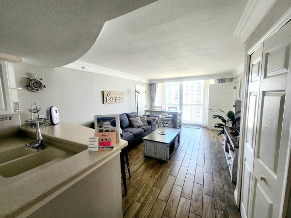 Private Balcony Ocean View 1 Bedroom Full Kitchen - Daytona Beach, FL