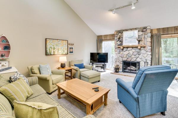 Harbor Springs Condo: Walk To Beach & Pools! - Petoskey, MI