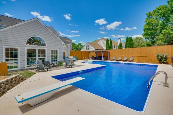 Graham Home W/ Private Pool & Ping-pong Table! - Graham-Mebane Lake
