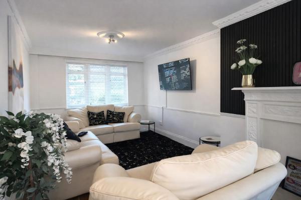 Luxury 3 Bed Stratford, Garden & 2 Baths - Londen