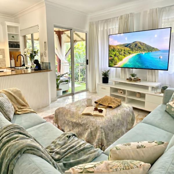 Luxury 2 Bedroom Apartment, Treetop Views, Resort With 4 Swimming Pools - Cairns