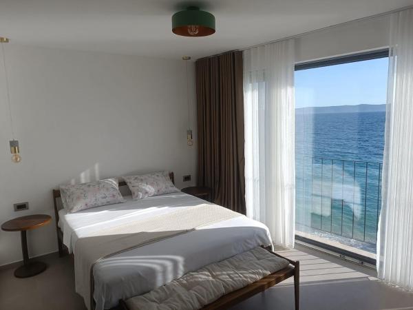Adriatic Horizon - Beachfront House With Rooftop Pool, Garage & Panoramic Sea View - Igrane