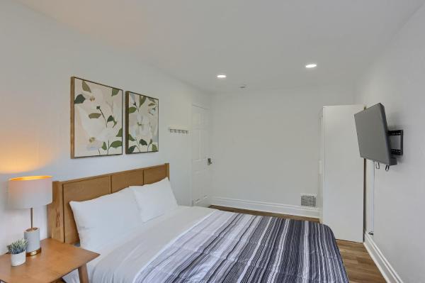 Dormont, Potomac 2e Central And Unique Private Bedroom With Shared Bathroom - Pittsburgh, PA