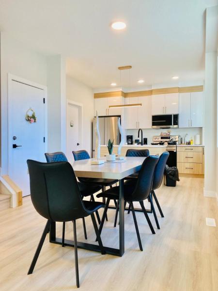 Brand New Budget Living Downtown 5 Mins Sleep 6 - Edmonton