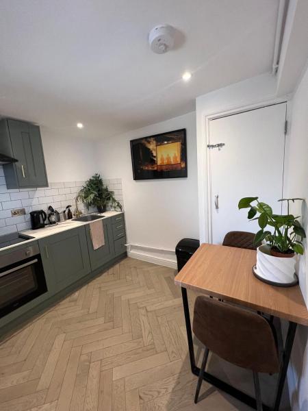 2 Bed Flat - With Sauna And Hot Tub - Brighton