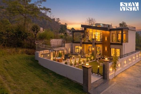 Stayvista's Avasaa - The House In The Wild - 4bhk With Mountain View & Jacuzzi - Dehradun