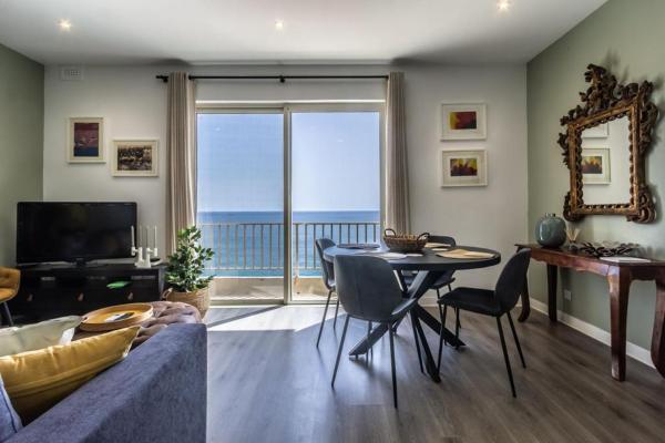 Bright Cozy Seafront Apartment In St Julians Paceville - Pembroke, Malta