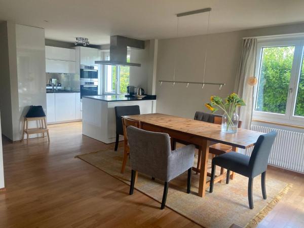 Charming Family House In Herrliberg With Garden Views - 蘇黎世