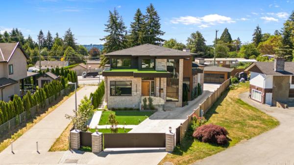 Premium Villa For Family Reunions & Wedding Stays - Surrey