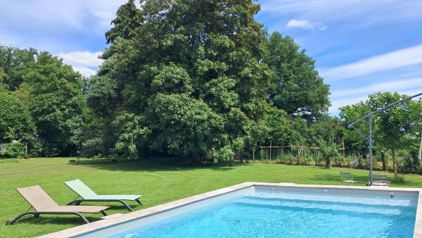 Marguerite,salon,chambre,sdb,piscine - Corrèze
