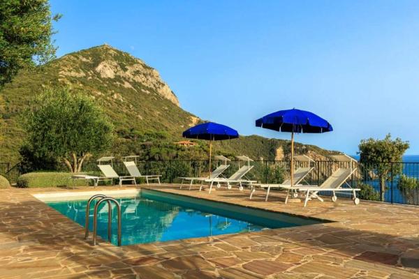 Beachfront Villa 5-room - Orbetello