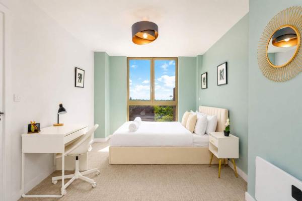 Stylish 1 Bed Sleeps 3 - Old Trafford - City Centre Tram Access - Cheadle