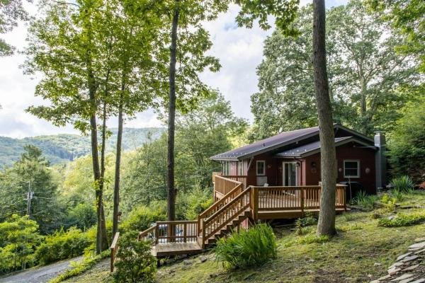 A Red Chalet - Roan Mountain, TN