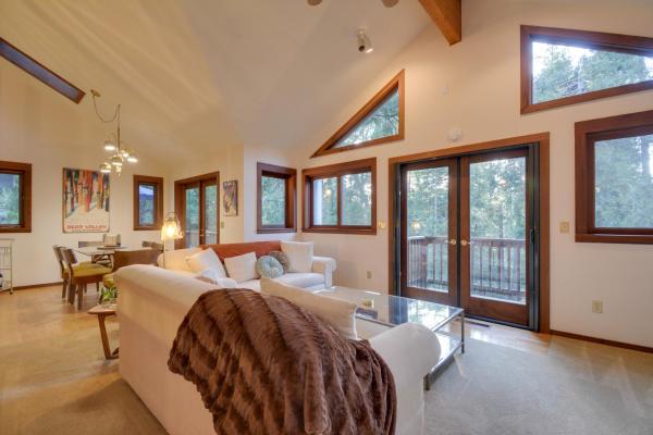 Modern Arnold Escape | Game Room And Bbq Deck - Murphys, CA