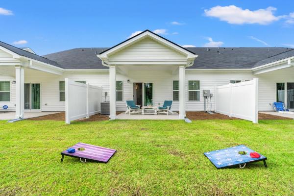 Resort-style Ocean Isle Beach Retreat W/ Pool - Ocean Isle Beach, NC
