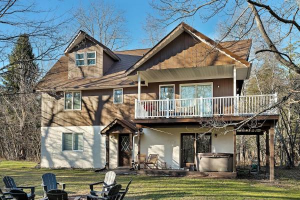 Luxury Mountain Villa - 3 Bedroom, Hot-tub, Fire-pit - Hunter, NY