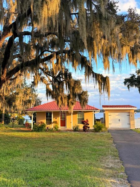 Entire Lakefront House Getaway - Sebring