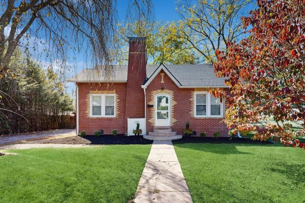 Main Street Brick Cottage - Brevard, NC