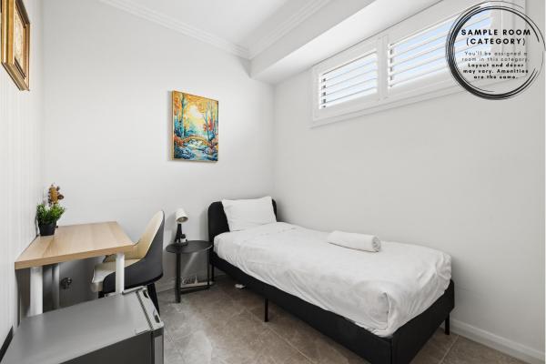 Single Bed At Central Cabramatta Foodies Paradise - Shared Bathroom And Amenities - Liverpool