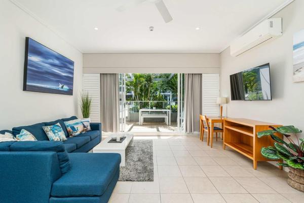 Poolside King Suite - Hervey Bay