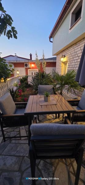 Studio Apartman Dora - Senj