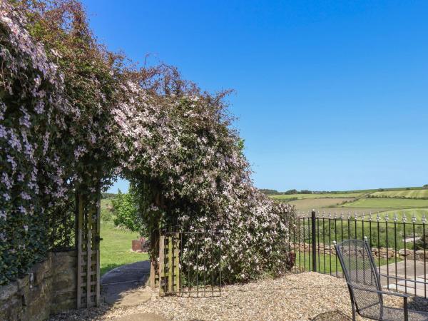 Wayside Farm Cart Cottage - Ravenscar