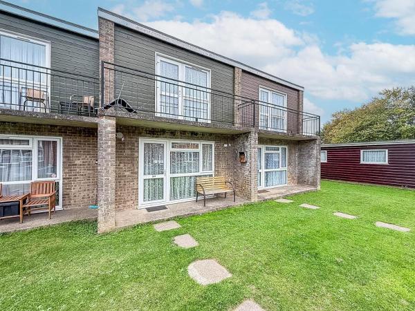 Great 3 Bed Chalet To Hire In Hemsby, Ideal For A Seaside Break! Ref 18201b - Winterton-on-Sea