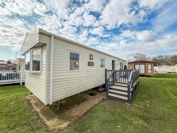 Stunning 6 Berth Caravan With Decking At Broadland Sands Ref 20028bs - Norfolk