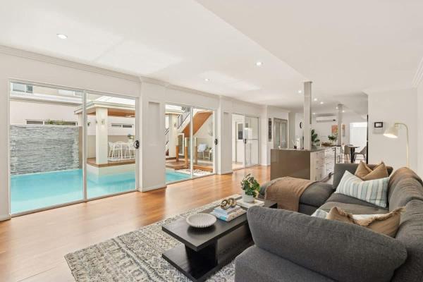 The Rise - Pool & Sauna Home Near Hillarys Harbour - ジューンダラップ