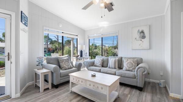 Pinetree Parlor - Panama City Beach, FL